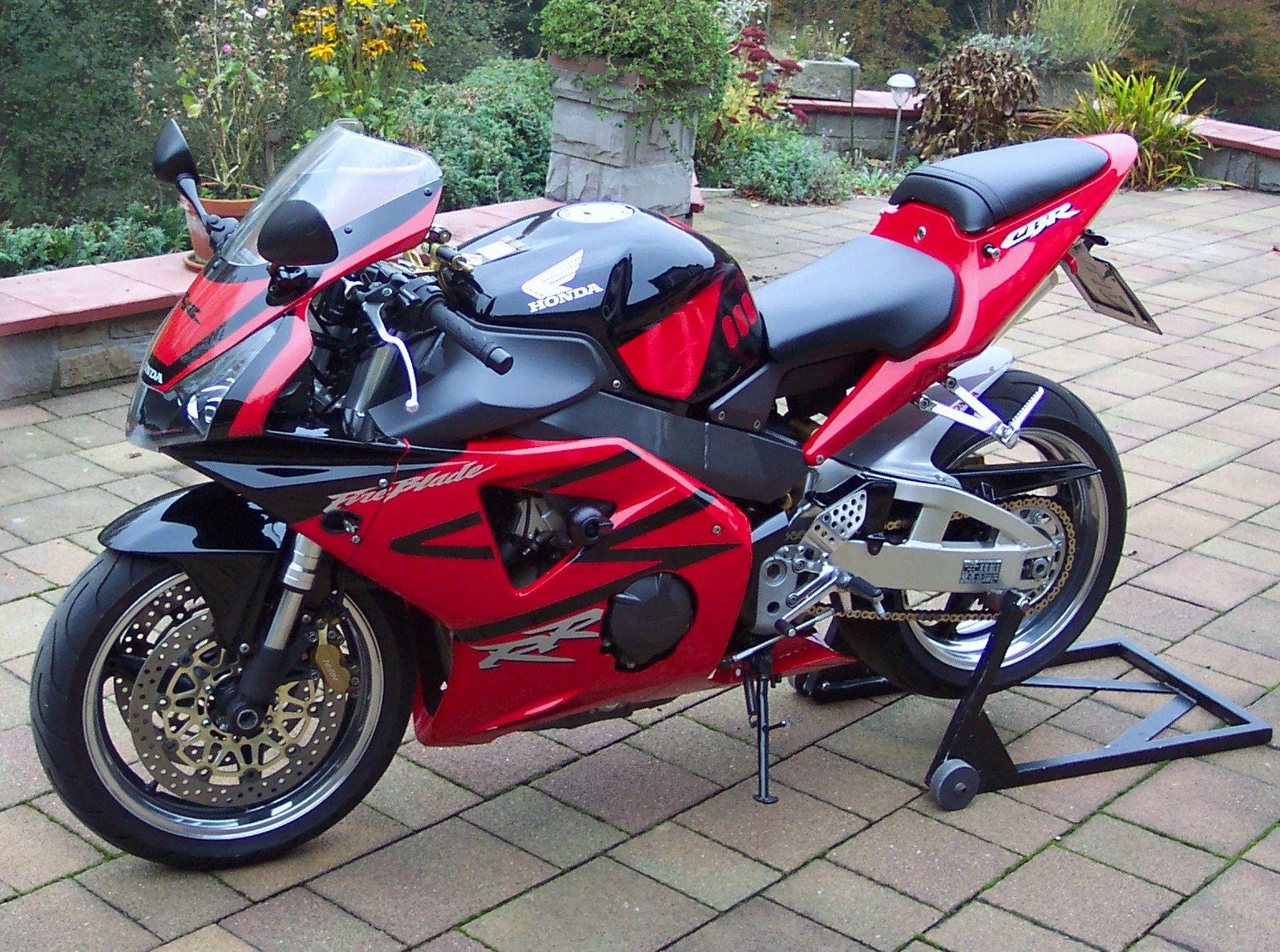 Rot Schwarze Blade - SC50 - Fireblade-Forum